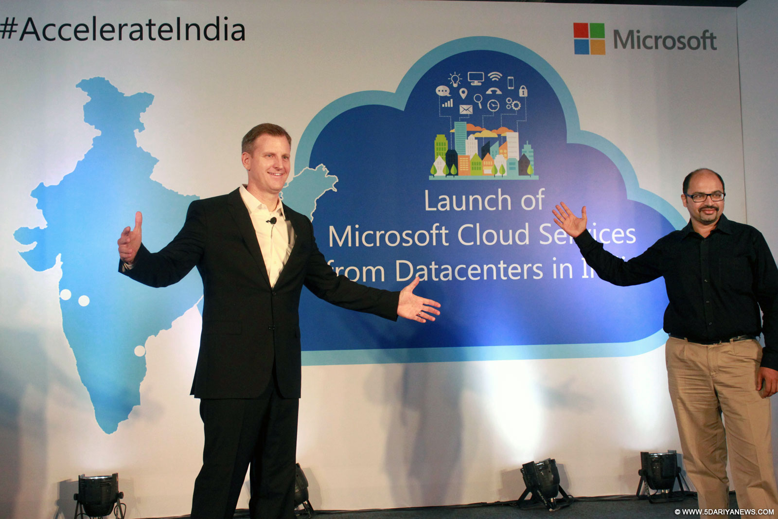 Microsoft launches public cloud services from local data centres