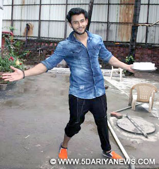 Leenesh Mattoo turns chaiwala for Nakuul and Kunal