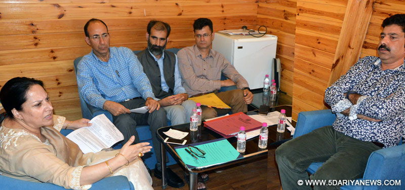 Asiea Naqash reviews Hazratbal Shrine development, beautification project