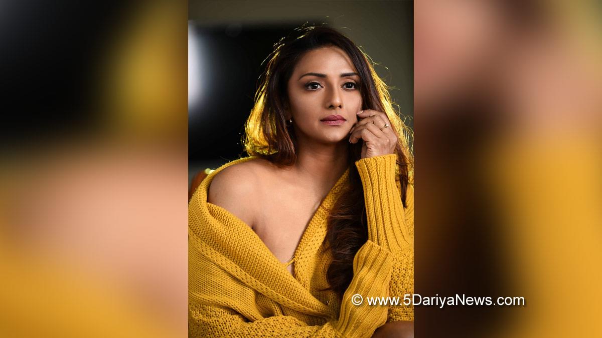 Shanthipriya makes digital debut opposite Suniel Shetty in 'Dharavi Bank'