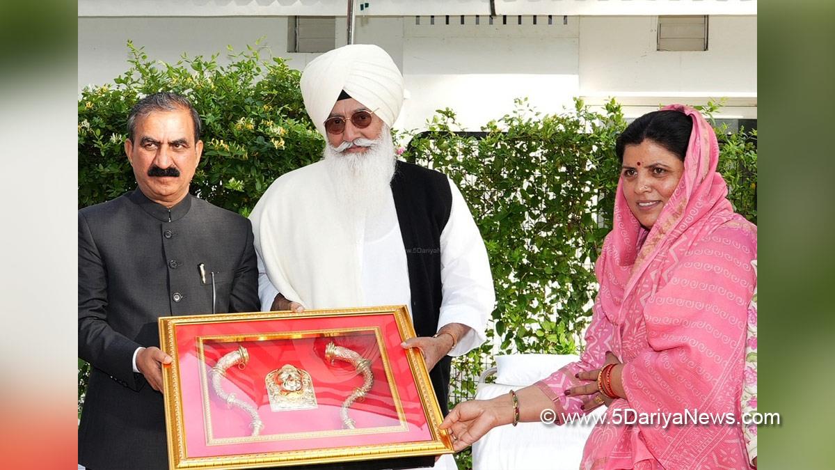 Sukhvinder Singh Sukhu met Radha Soami Satsang Beas Chief, Baba ...