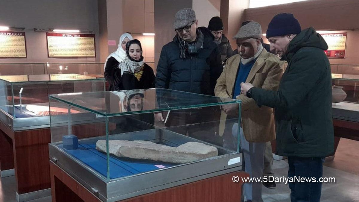 Principal Secretary Suresh Kumar Gupta visits SPS Museum, Srinagar