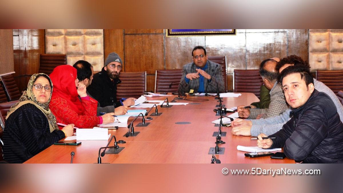 Saurabh Bhagat chairs meeting on solarization of govt buildings