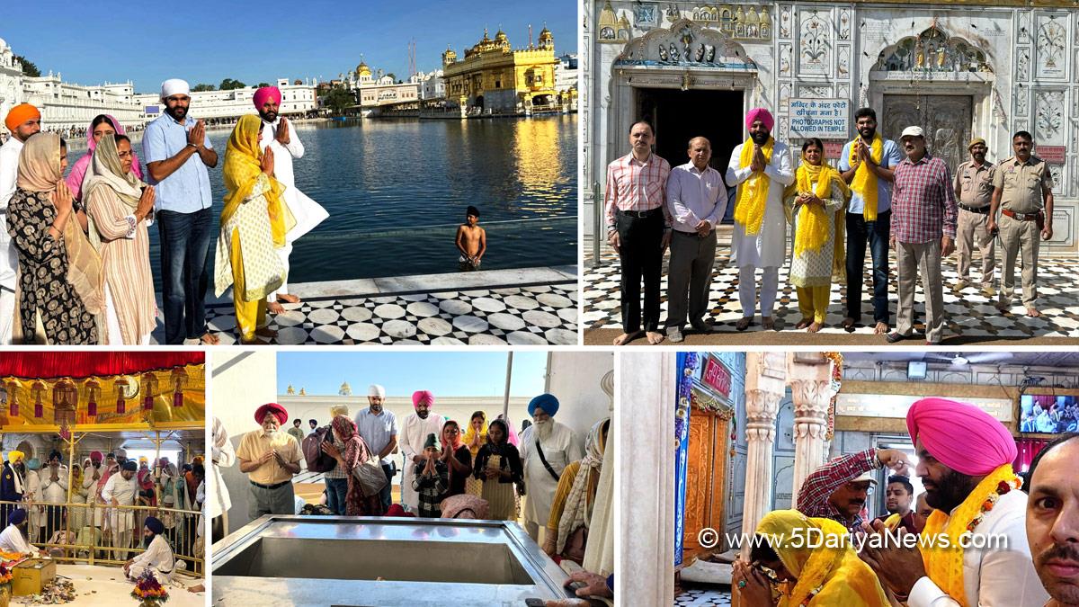 Gurjit Singh Aujla bowed down to Shri Harmandir Sahib and Sri Durgiana ...