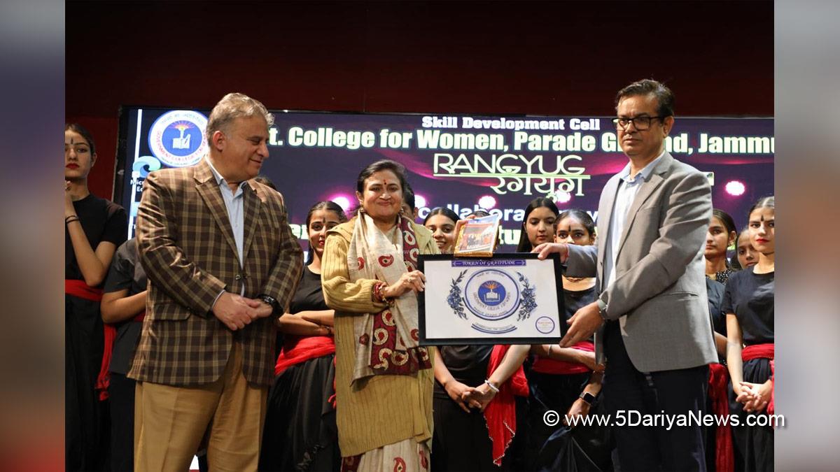 Dr. Rashmi Singh commends GCW Parade’s Innovative Theatre Program