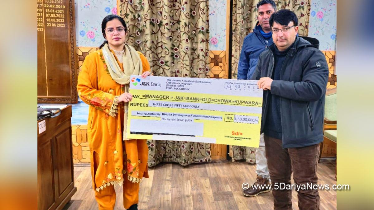 Ayushi Sudan hands-over Rs. 3.50 crore cheque for payment under ...