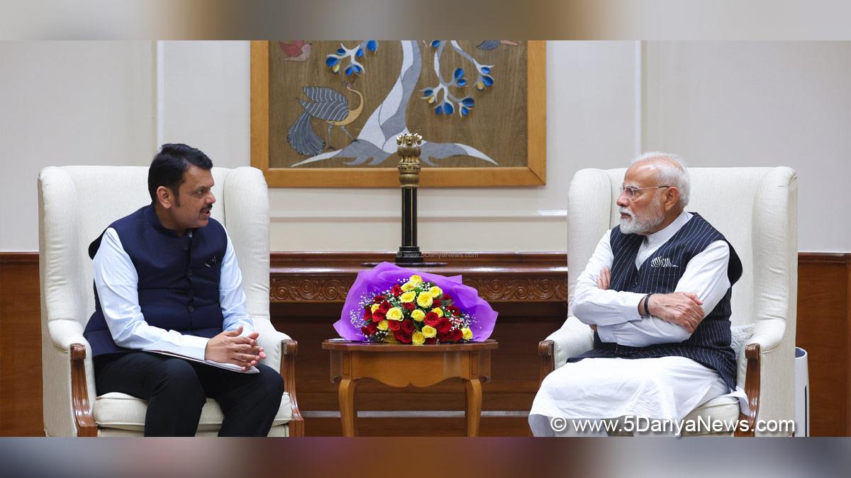 Devendra Fadnavis meets Narendra Modi