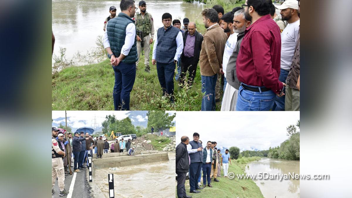 Inclement Weather : Jatin Kishore visits low-lying areas along Sindh Nallah