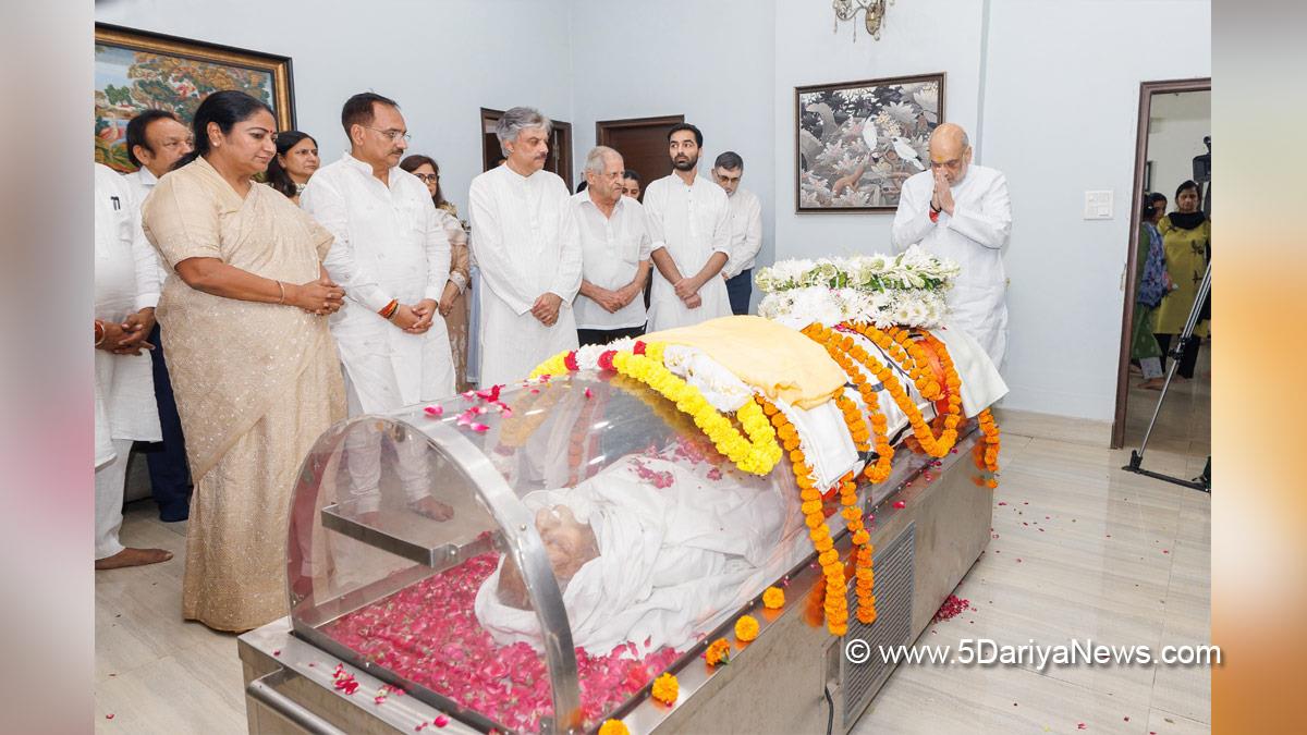Amit Shah expresses deep grief over the demise of Vijay Kumar Malhotra