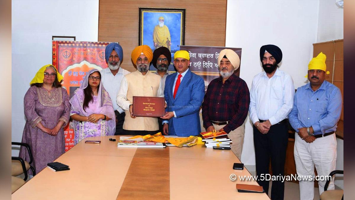 Book on Guru Tegh Bahadur Sahib’s Spiritual Journey presented to Vice ...
