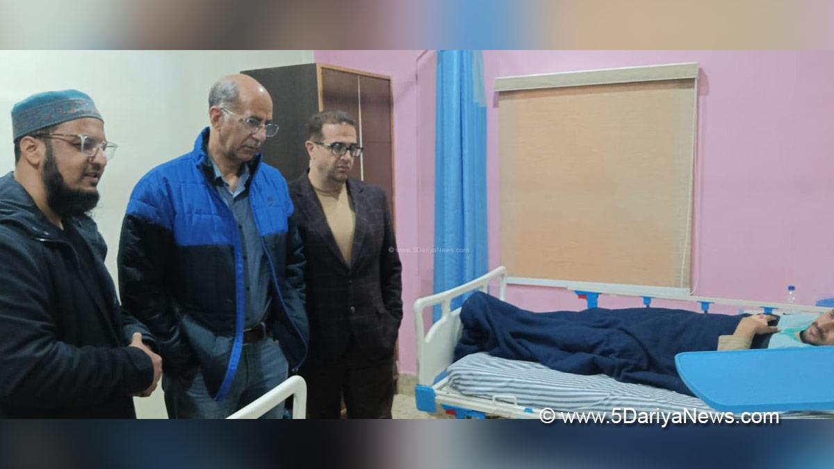 Nasir Aslam Wani visits bereaved families, injured victims of Nowgam blast