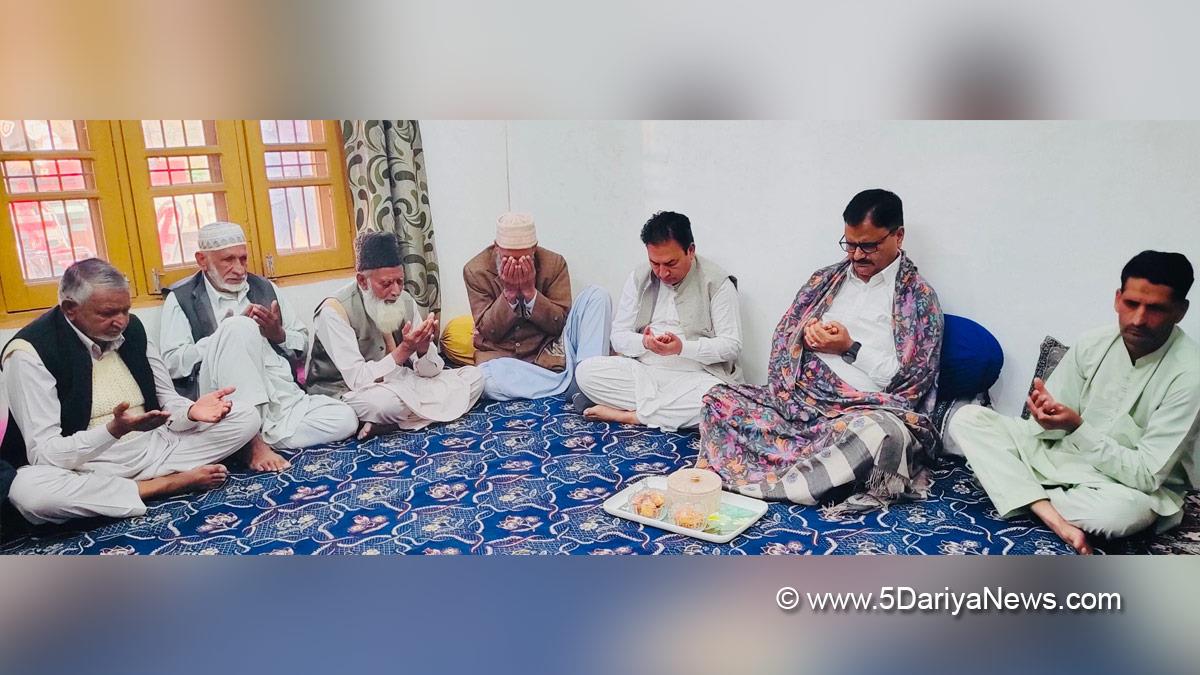 Javed Ahmed Rana visits Dr. Javaid Rahi’s residence, offers condolences